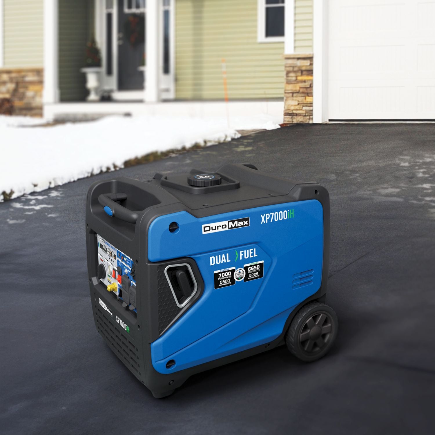 DuroMax XP7000iH Portable Dual Fuel Inverter Generator w/ CO Alert | 7 ...
